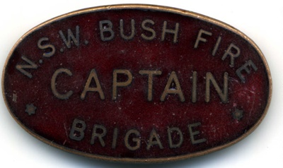 Brass enamelled badge, Captain; 1943 | eHive