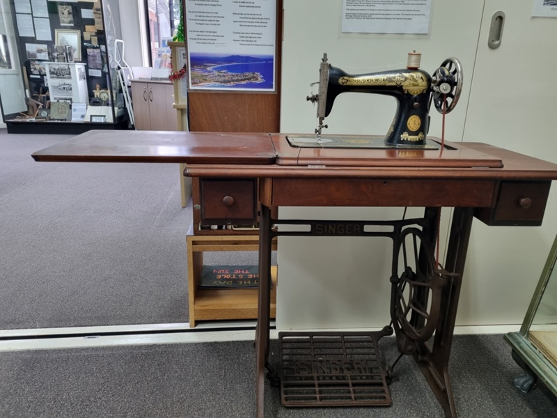 Singer Sewing Machine; Isaac Singer; 1939; 0015 | eHive