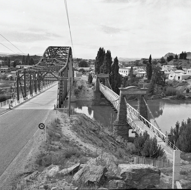 Road Works. Alexandra Bridge Over the Clutha River, Old on Right Closed ...
