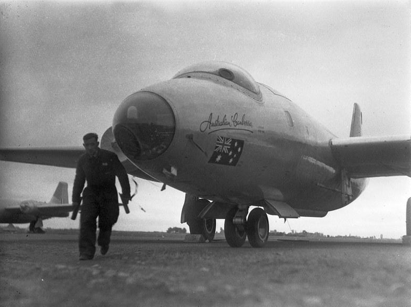 Aviation. The Last Great Air Race 1953. English Electric Canberra PR-3 ...