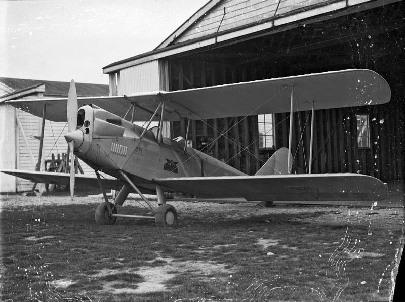 Aviation. Avro Avian Bi-Plane at Canterbury Aero Club, Wigram Airfield ...