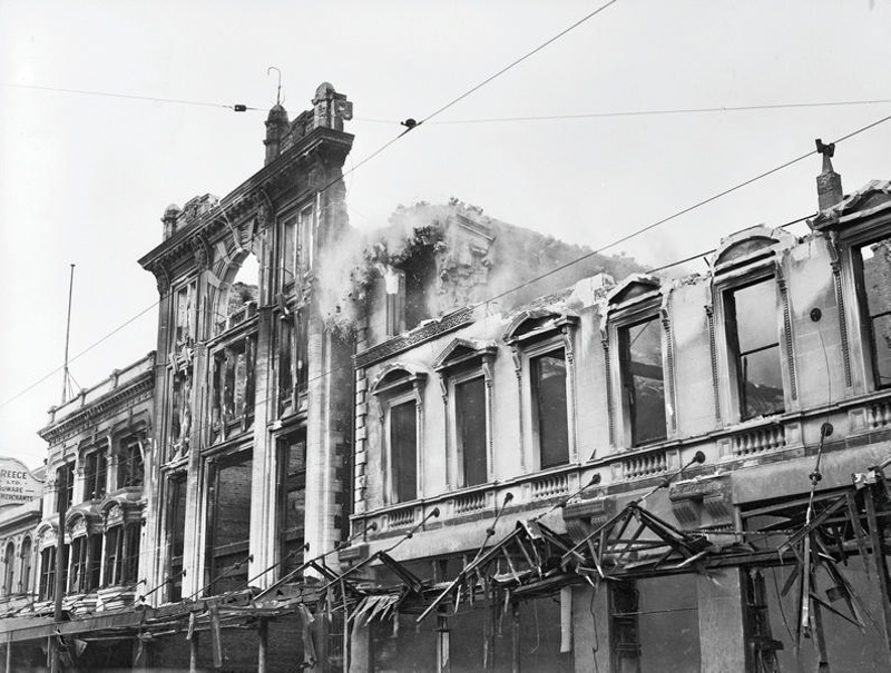 Fire. Ballantyne's Fire, Ballantyne's Department Store. Street Frontage ...