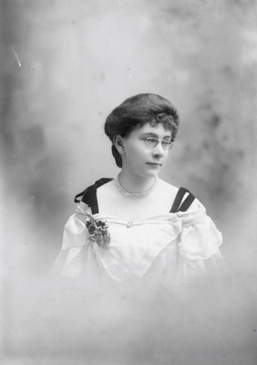 Portrait. Miss R Tavender. Christchurch, Canterbury, New Zealand ...