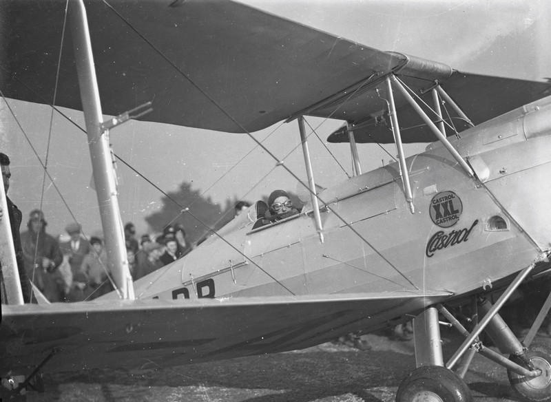 Aviation, De Havilland, DH60G Moth. ZK-ADB with Pilot and Crowd of ...