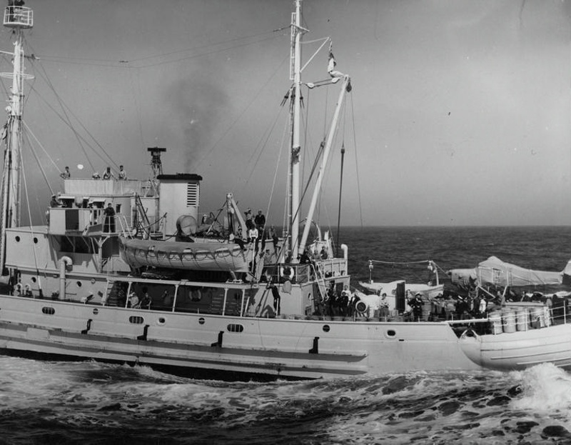 Naval RNZN Royal New Zealand Navy HMNZS Endeavour, 1944 Displacement Tons 1460. ... | eHive