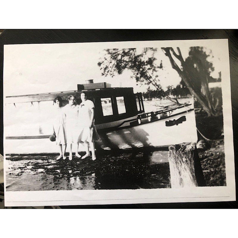 Photo - of 3 girls in front of Robert Dobell's Launch 1926; P2000/54 ...