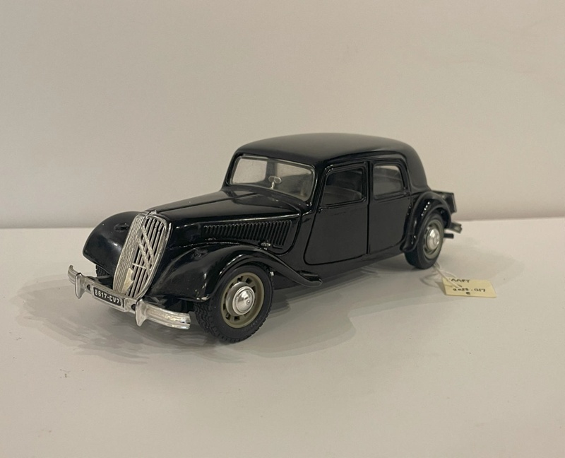 Diecast 1938 Citroen TA 1:24 scale; Burago; SAAPT 2023.017e | eHive