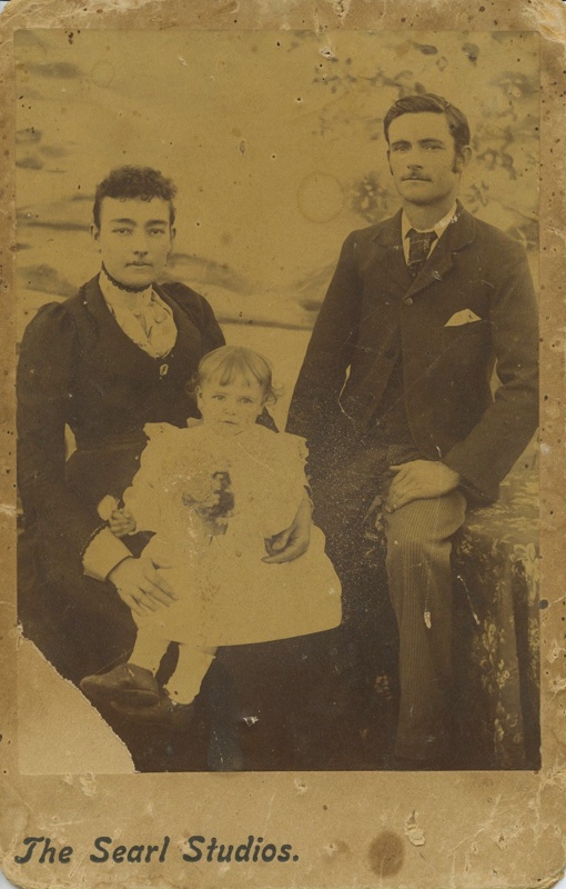 Archibald & Jane McINNES & daughter Lavina Kathleen c.1901; MF45.1 | eHive