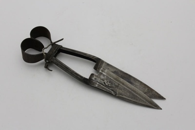 Manual Wool Shears; 1900s; 2011.129 | eHive