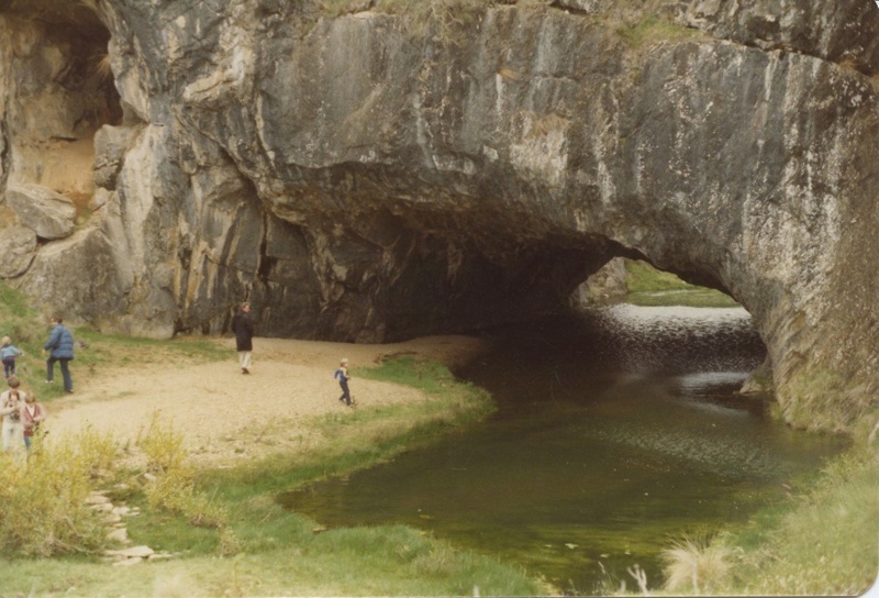 London Bridge Googongs NSW 1986; MF76.1-2 | eHive