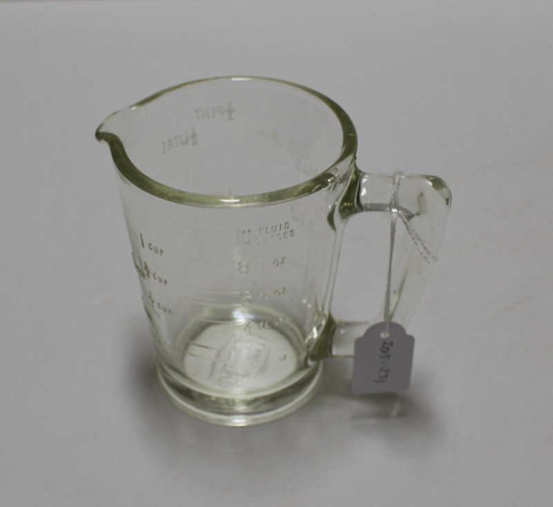 Glass Measuring Jug; Agee Crown Pyrex; 2015.231 | eHive