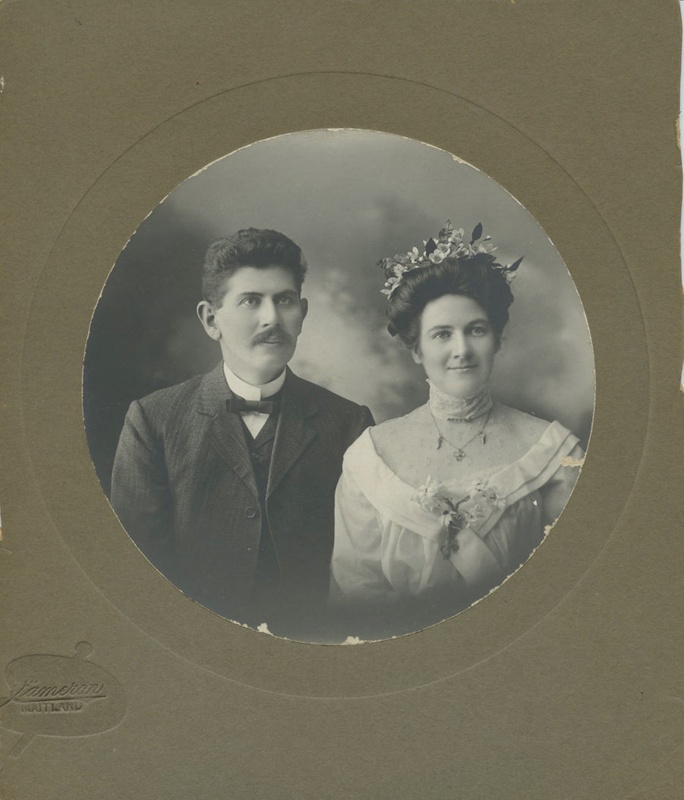 Stuart McINTOSH & Claire SHUMACK - Wedding ; MF256 | eHive