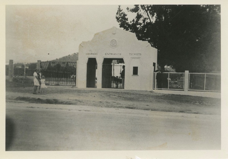 Queanbeyan Showground Gates; MF11.2 | eHive