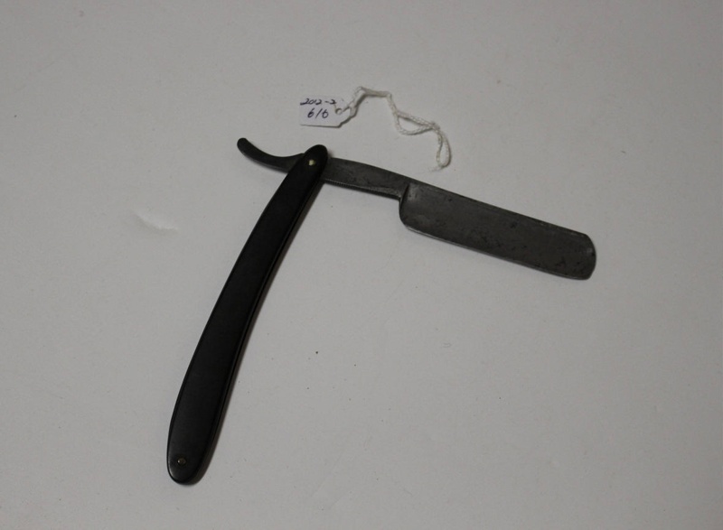 Kings Crown Straight Razor; 2012.2.6 | eHive