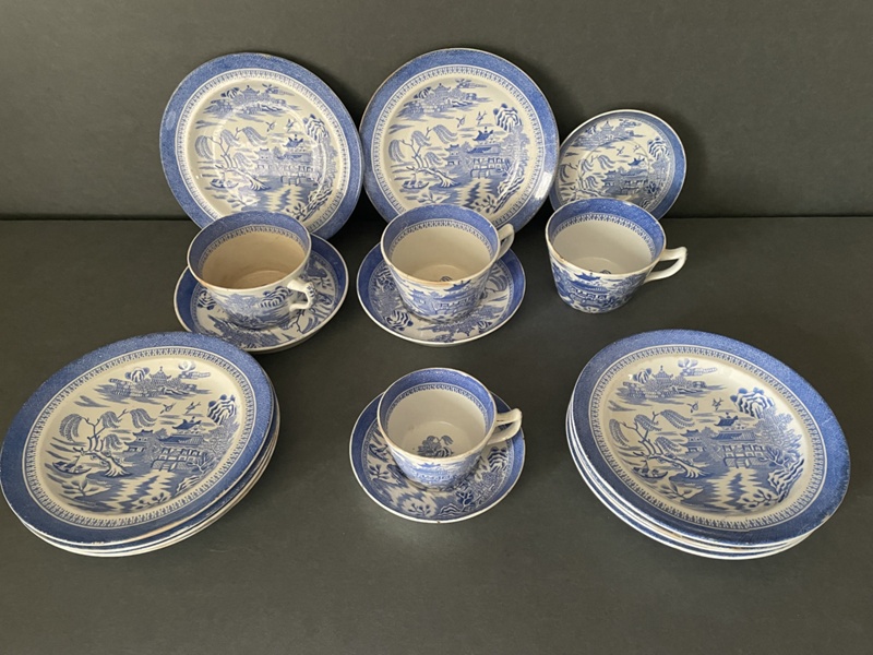 Tea set, Willow pattern; Copeland Spode; October 1889; 2025.22.1-18 | eHive
