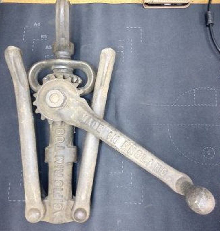 Pacific rim tool , balloon heavy duty model; Universal tyre tool Co ...