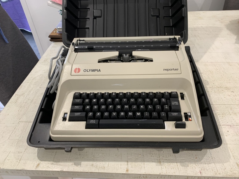 Olympia Reporter Electric Typewriter 1980; Olympia Typewriters; 2024 ...