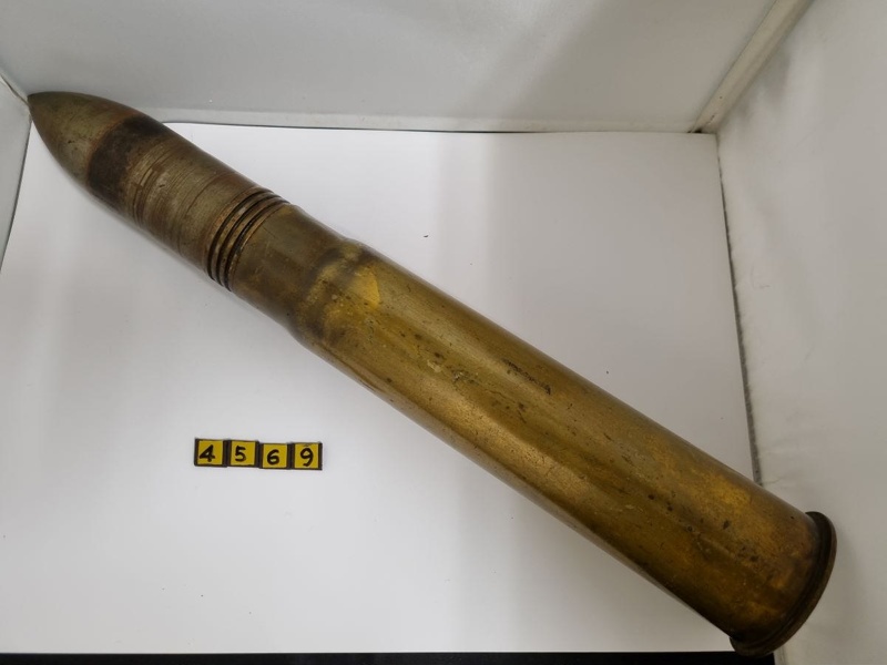 16 pounder shell case; 4569 | eHive
