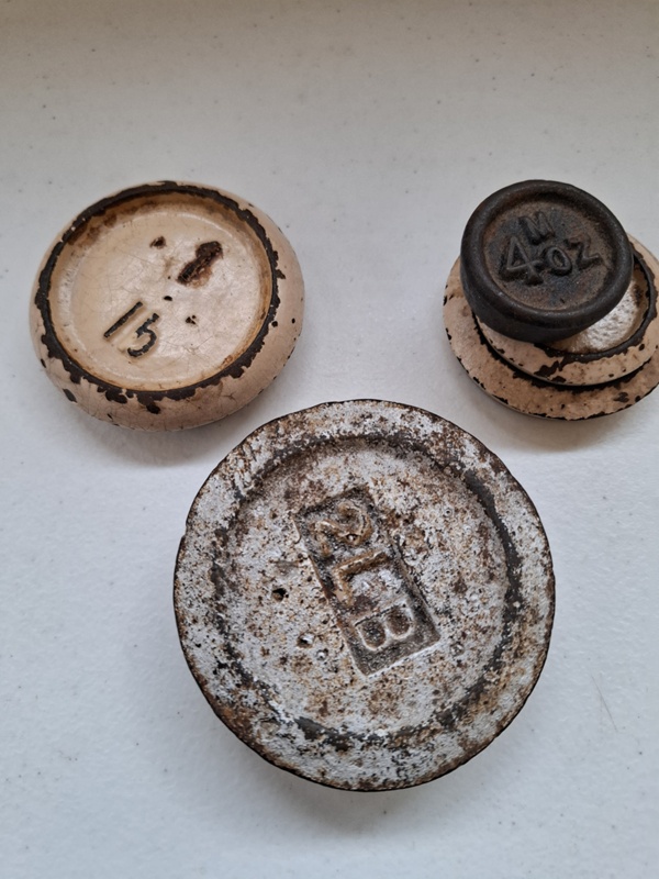 Set of vintage weights; RH-2022-00252 | eHive