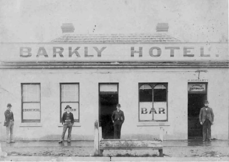 Barkly Hotel, Barkly Street, Footscray; 1900 circa; VFHS267 | eHive