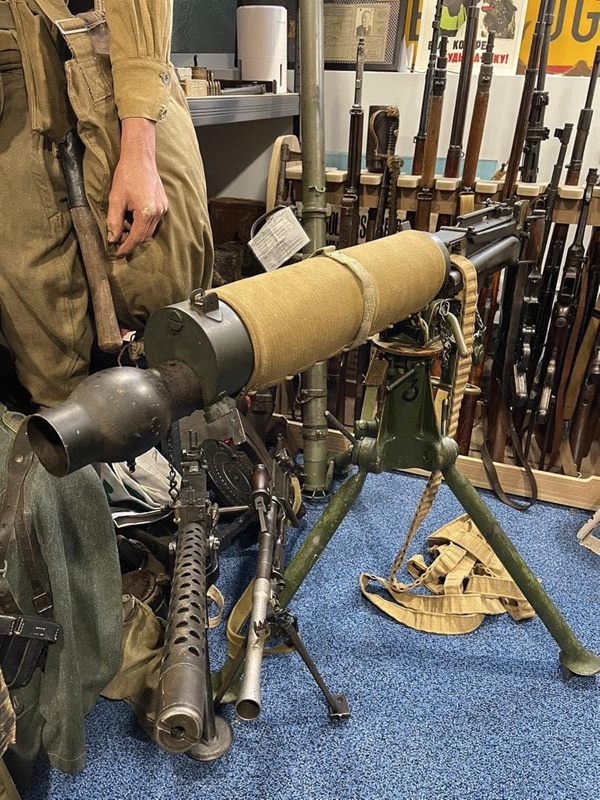 Vickers machine gun; 5 | eHive