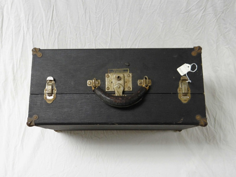 Suitcase from World War 1; 171 | eHive