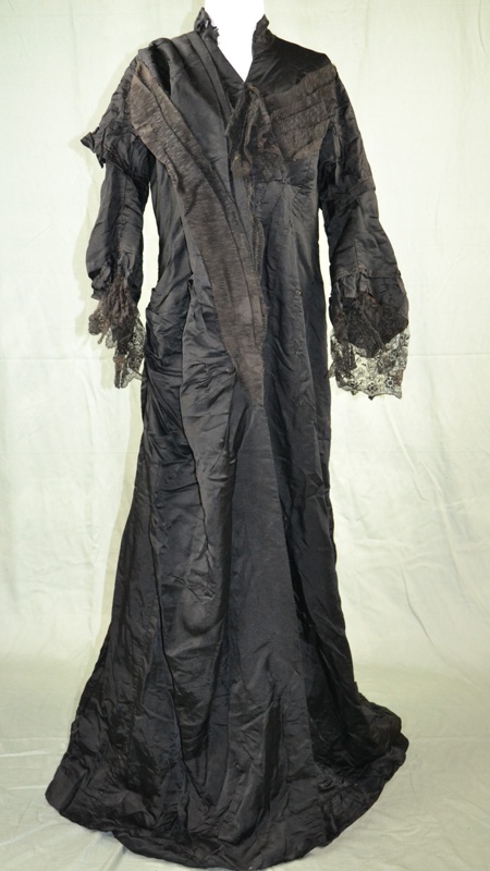 Mourning dress and veil; 1890s; MPM033 a,b | eHive