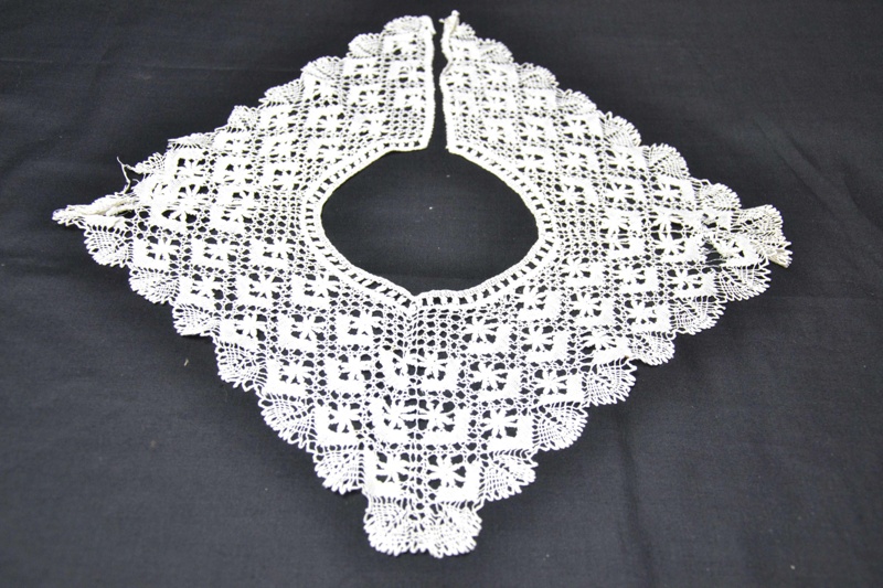 Lace collar; 1940; MPM216 a | eHive