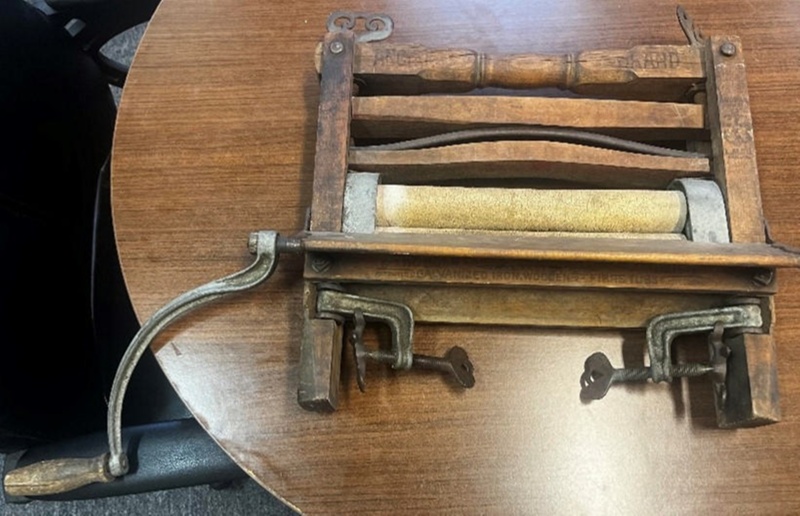 Ellen Eglin Clothes Wringer ; GWC-01 | eHive