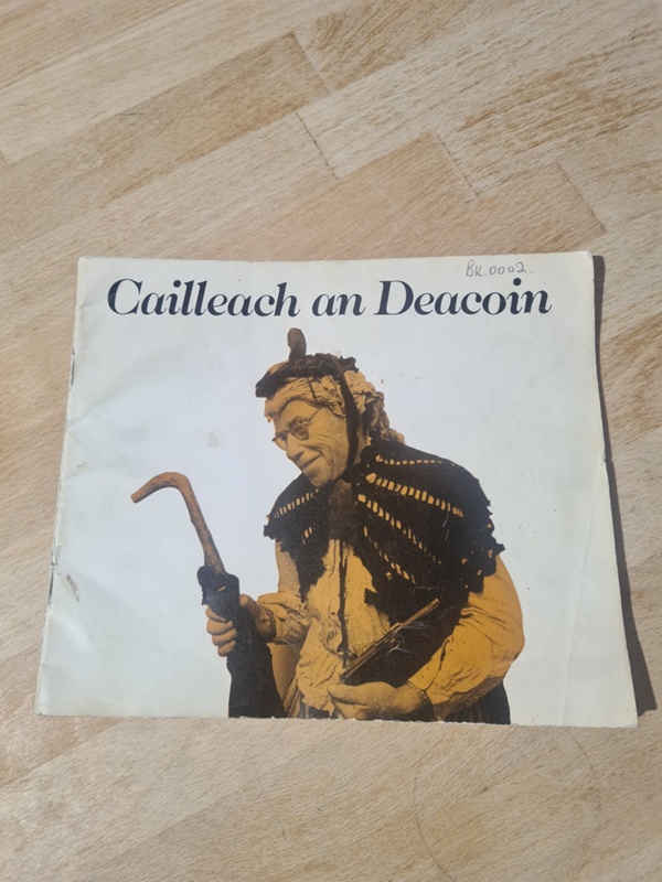 Book, Cailleach an Deacoin; Macleod, Dr Finlay; 1979; 0950564028; GB ...