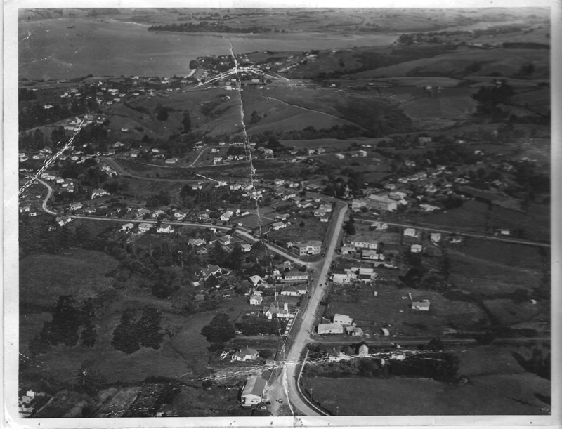 Howick - Aerial View of Picton Street; 1947; 00051 | eHive