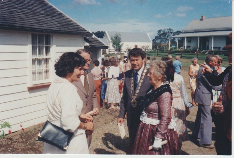 Diana Litten, Alan Highet and Morrin Cooper talking with a lady in ...