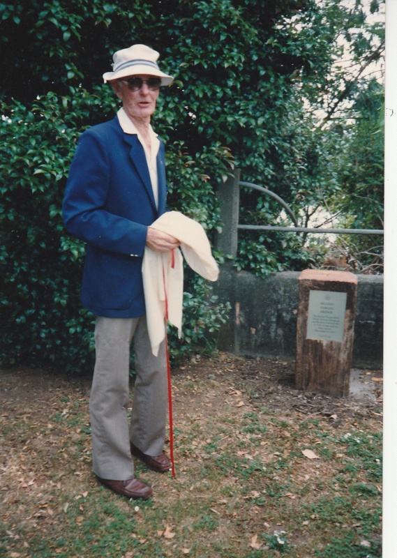 Sir Lloyd Elsmore after unveiling the Tamaki River Bridge placque ...