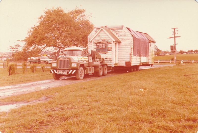 Ararimu Valley School on a transporter arriving at Howick Historical ...