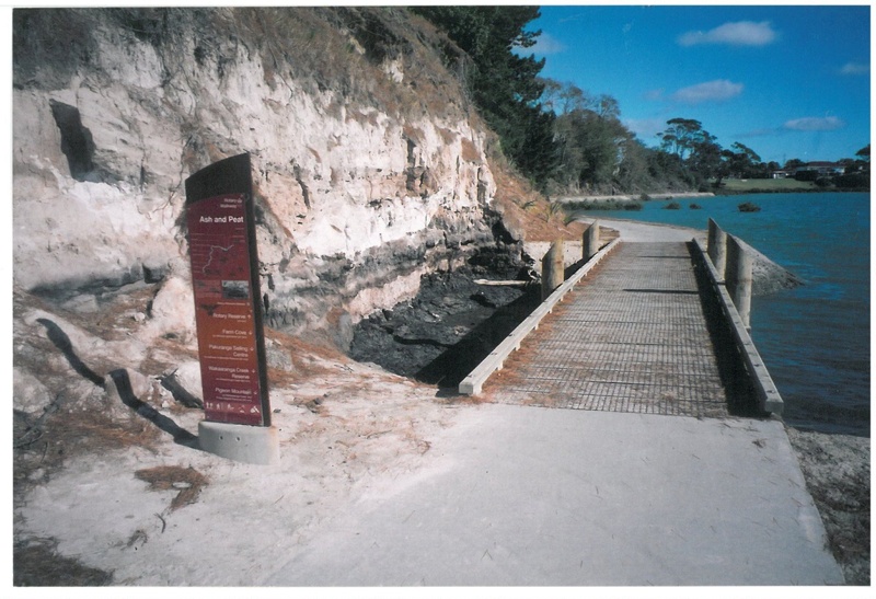 Tamaki River Rotary walkway; La Roche, Alan; 2009; 2016.491.90 | eHive