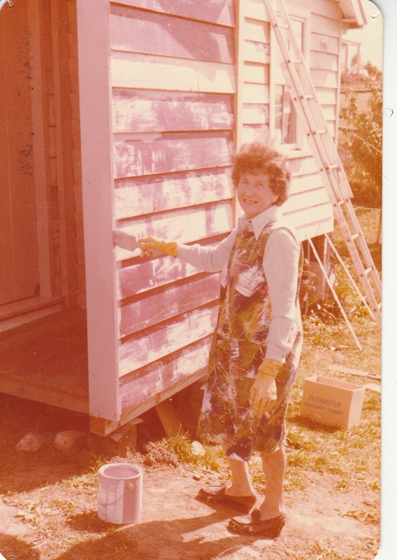 Jean Blake painting the Onehunga Cottage at Howick Historical Village ...