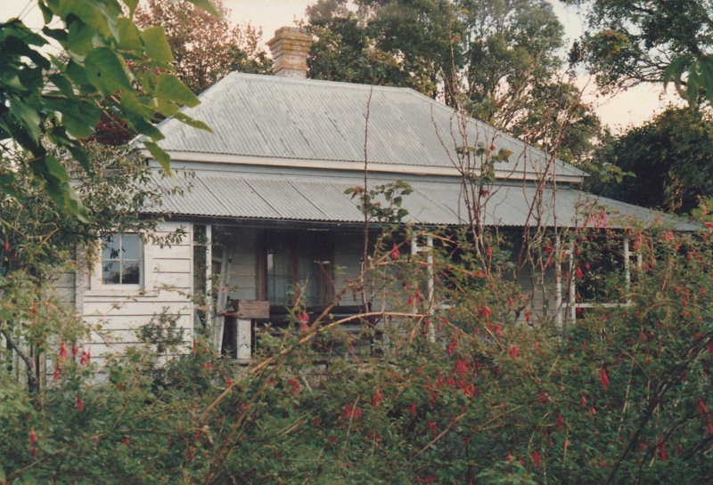 Hawthorndene in Botany Road,, 1987.; La Roche, Alan; April 1987; P2023 ...