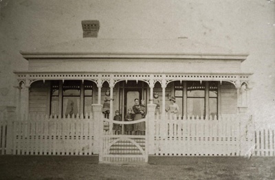 Kate Brain and Daughters; 1893; 2005/0575 | eHive