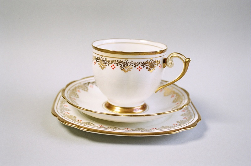 Plate; Bell China; 2004/0710/2 | eHive
