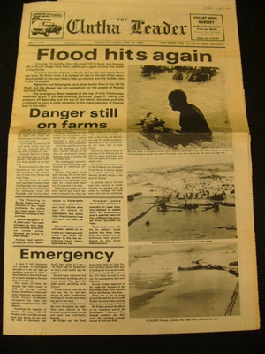 Newspaper - Clutha Leader Friday January 18 1980 - Flood hits again ...