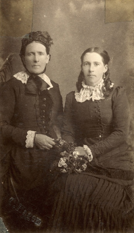 Photograph [Mrs Martha Logan and Mrs Martha McDowell]; [?]; Late 19th ...