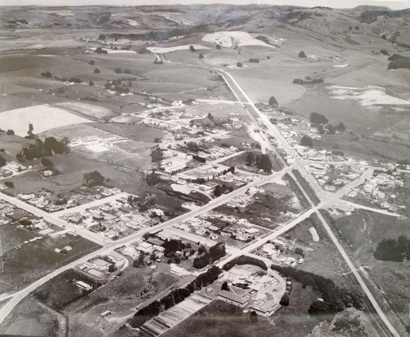 Photographs [Aerial images of Owaka]; [?]; mid 20th century; CT08.4801 ...