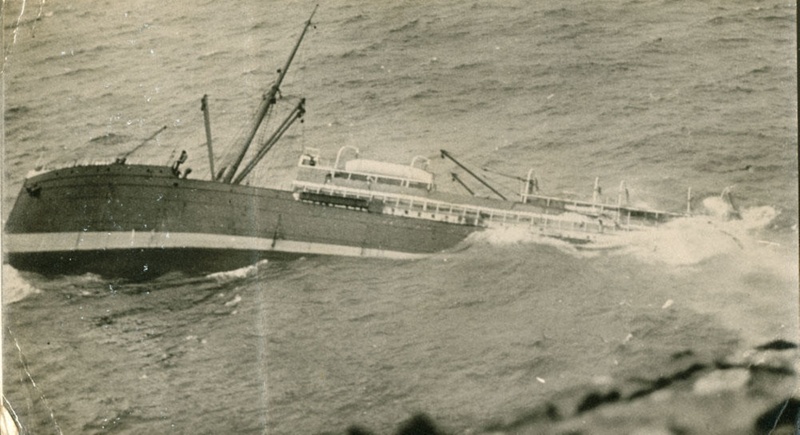 Photograph [Wreck of the SS "Manuka"]; Kerr, Tom; c1929; CT96.2073.1 ...
