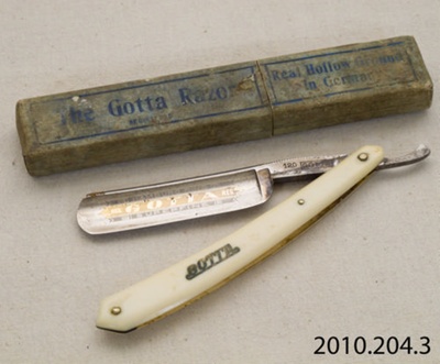 Razor, cut-throat; Gotta; [?]; 2010.204.3 | eHive
