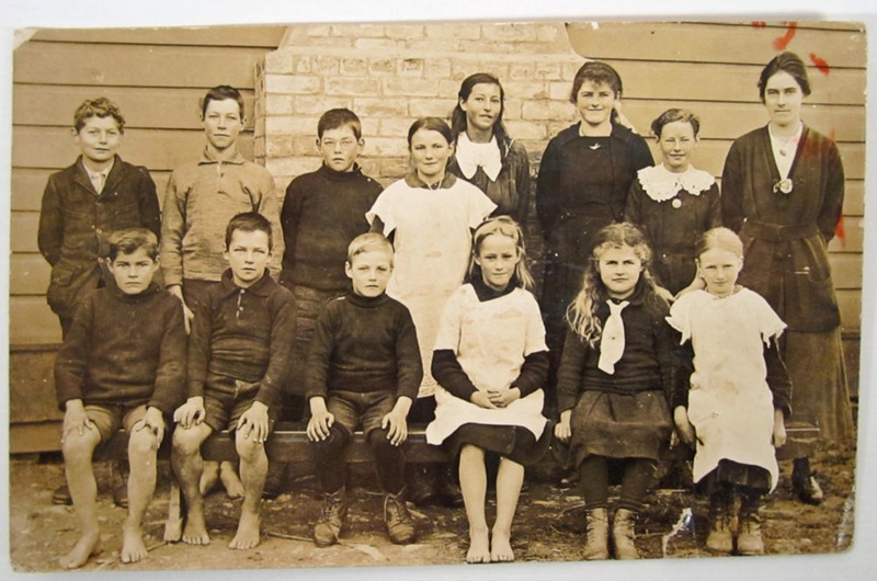 Photograph [School group]; [?]; early 1900s?; CT04.4591b | eHive