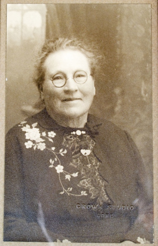 Photograph [Sarah Jane Stenning]; Crown Studio, Gore; [?]; 2010.783.20 ...