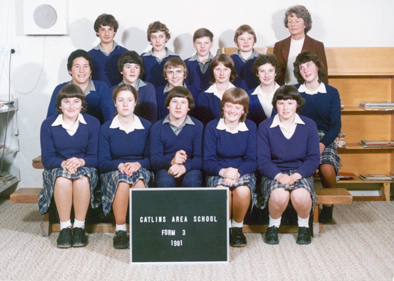 Photograph [Catlins Area School class F3 1981]; [?]; 1981; CT4583.81.3 ...