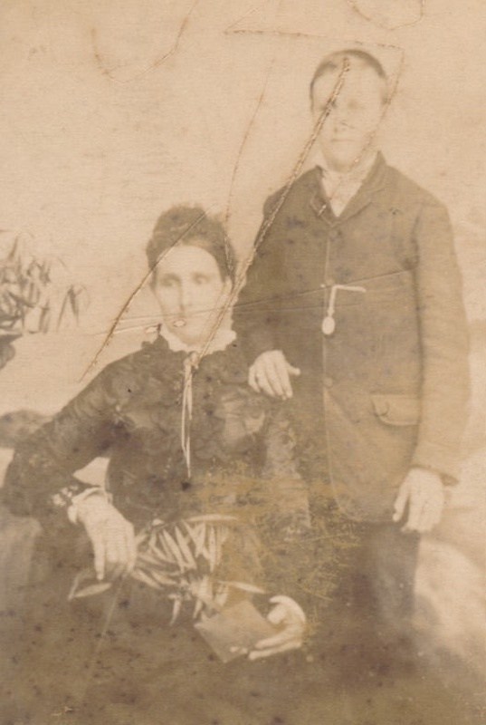 Ann & Tom Leslie ; 20-61 | eHive
