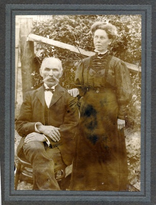 Mooney Family; 16-224 | eHive