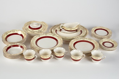 Dinner Set, Mid Winter Design; W R Midwinter Ltd; 1935; WY.2007.1.9 | eHive